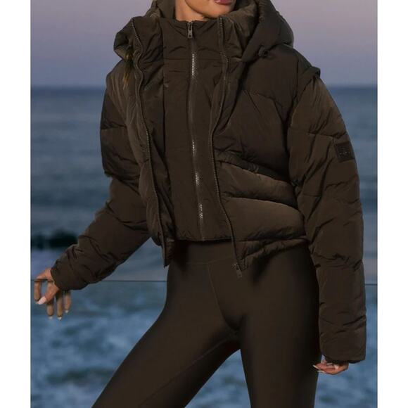 ALO Yoga | Jackets & Coats | Alo Glacier Cropped Puffer Jacket Coat ...